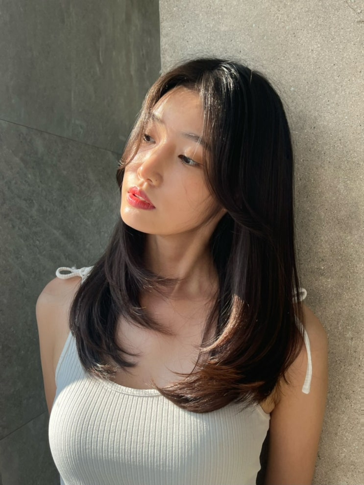 성수동미용실 필름더서울 안소희 실장 허그컷 레이어드컷 레이어드c컬펌 2022가을여자헤어스타일추천 미디움헤어 미디움레이어드컷