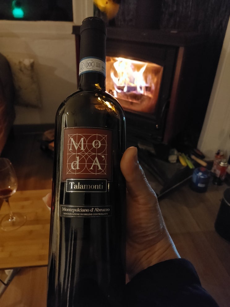 R - Talamonti, Moda, Montepulciano d'Abruzzo (탈라몬티, 모다, 몬테풀치아노 다부르쪼 ...