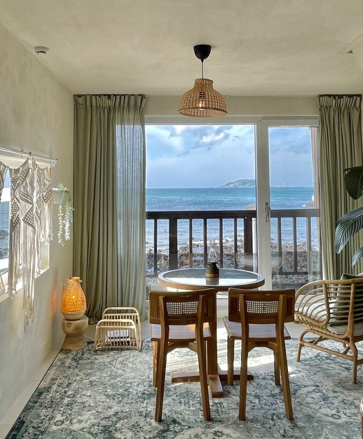 [숙소리뷰]제주 판포포구를 마당에 둔 감성숙소 ‘묵다여관’ : 네이버 블로그