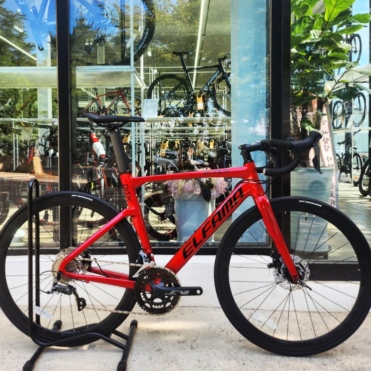 [에어로 로드 입고] 엘파마 에포카 디스크 E2000D 가성비 입문용 로드바이크 - 전국 최대 규모 500평 & 고급 기함 자전거 전문 조립 매장 : 네이버 블로그