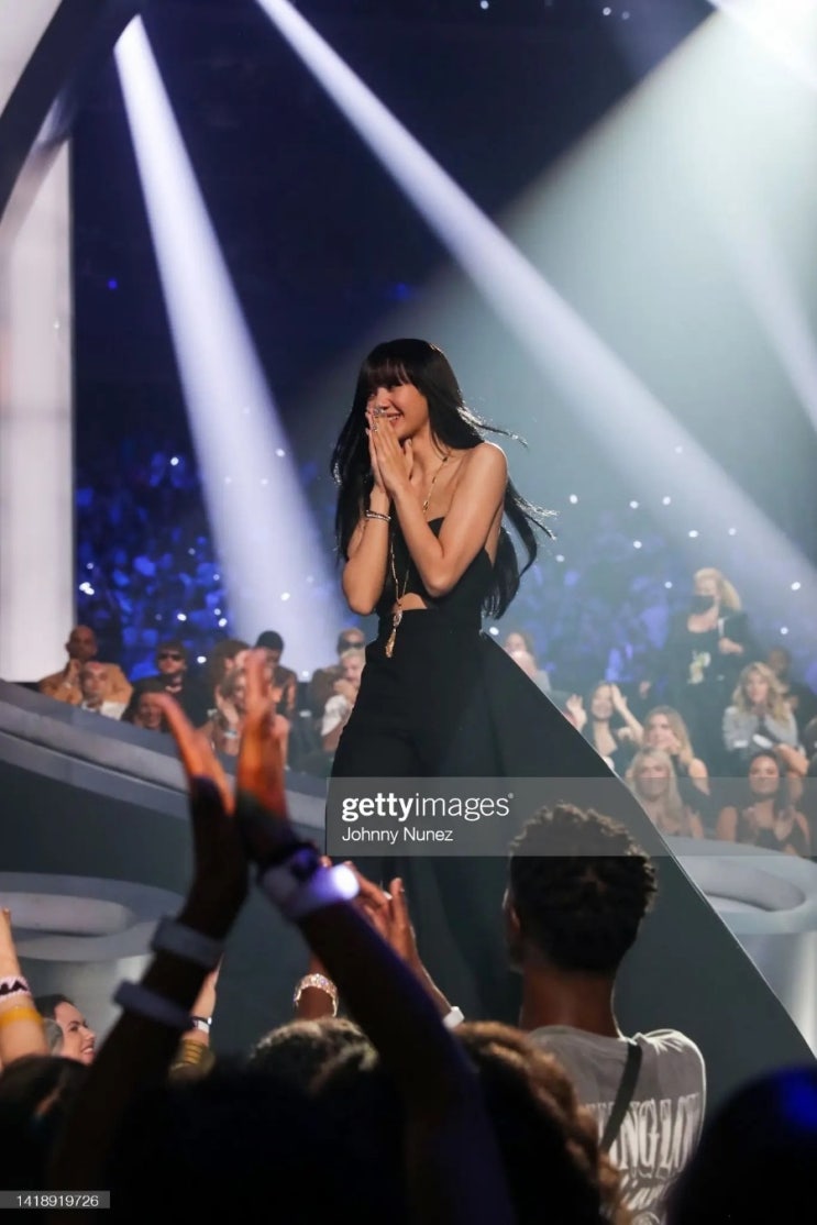 블랙핑크 리사, 'MTV VMAs'서 '베스트 K팝' 수상 : 네이버 블로그