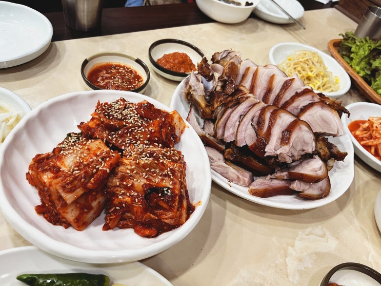 의왕포일동 맛집 박가네족발보쌈 직접만든 포기김치에 싸먹는 족발과 보쌈 김장때 먹는 그맛 인덕원 내손동 근처 배달음식 맛집