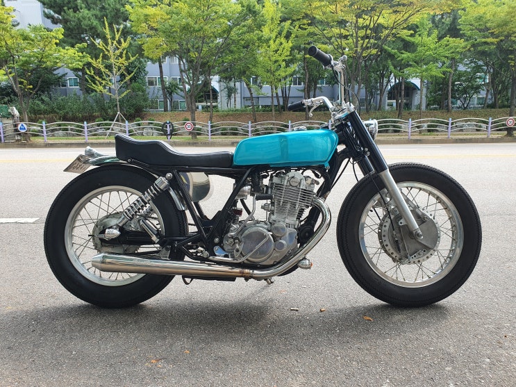 야마하 SR400 풀커스텀 판매합니다. 불편해서 못타겠음... : 네이버 블로그