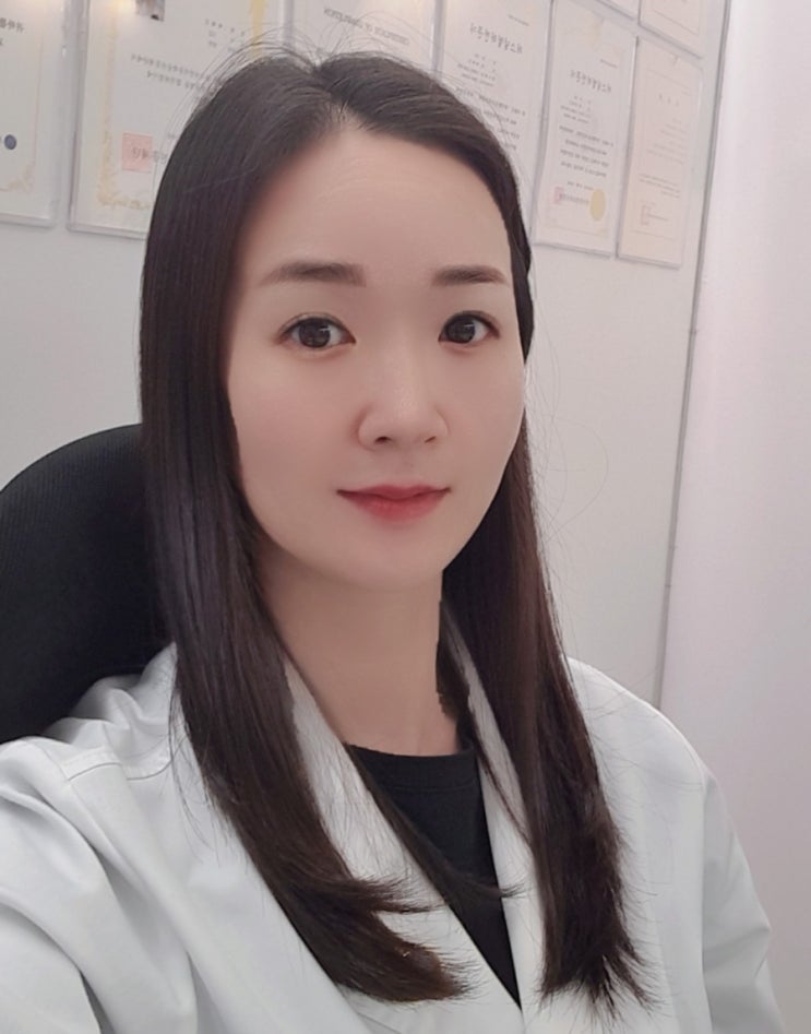 어플사람 근본부터 좋아야 사진빨도 잘 받습니다~졸업사진 면접사진웨딩촬영사하구윤곽관리 괴정피부샵 페이스라인 디자이너 부산