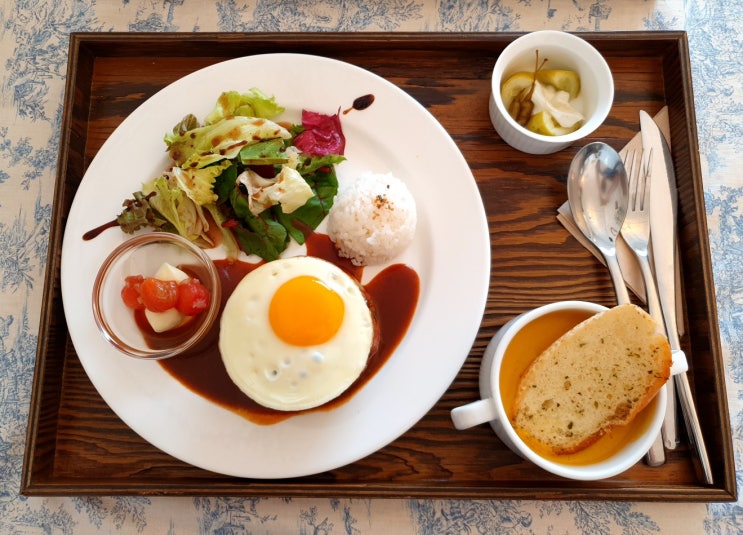 춘천 브런치카페 29페이지 함박스테이크와 커피가 맛있는 신상 효자동 맛집 W메뉴정보 춘천 데이트코스 강원대 맛집