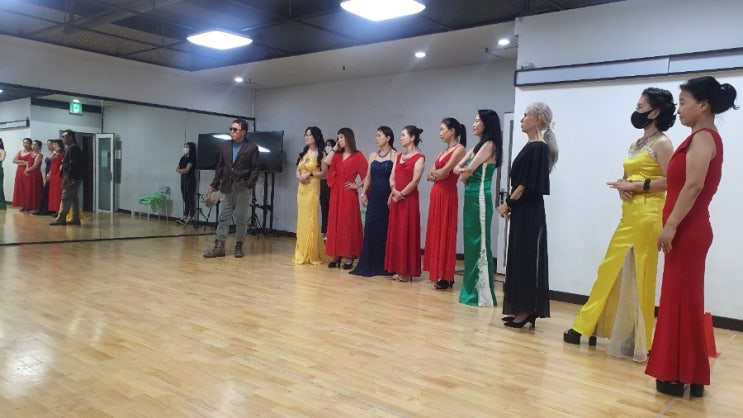 전문 Class 시니어모델 - 드레스 연출수업 : 네이버 블로그