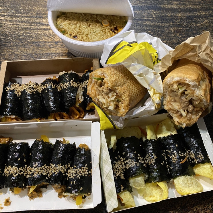 여수맛집 이순신광장에서 먹어본 바다김밥 바게트버거 갓버터도나스 네이버 블로그