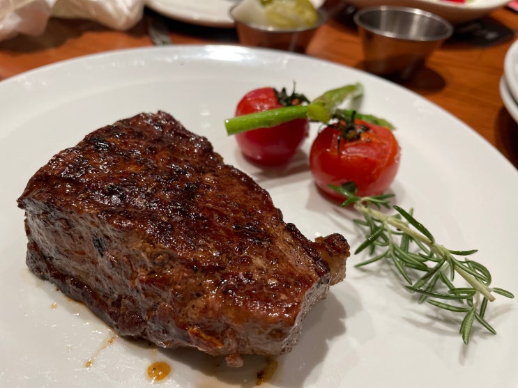 김해맛집 특별한날 신선하게 아웃백 김해신세계점 가격런치꿀팁주차안내 네이버 블로그