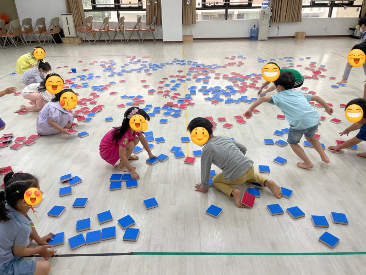 색판 뒤집기 판 뒤집기 색판으로 할 수 있는 여러 가지 놀이 활동도미노 만들기 유아 협동 게임 네이버 블로그