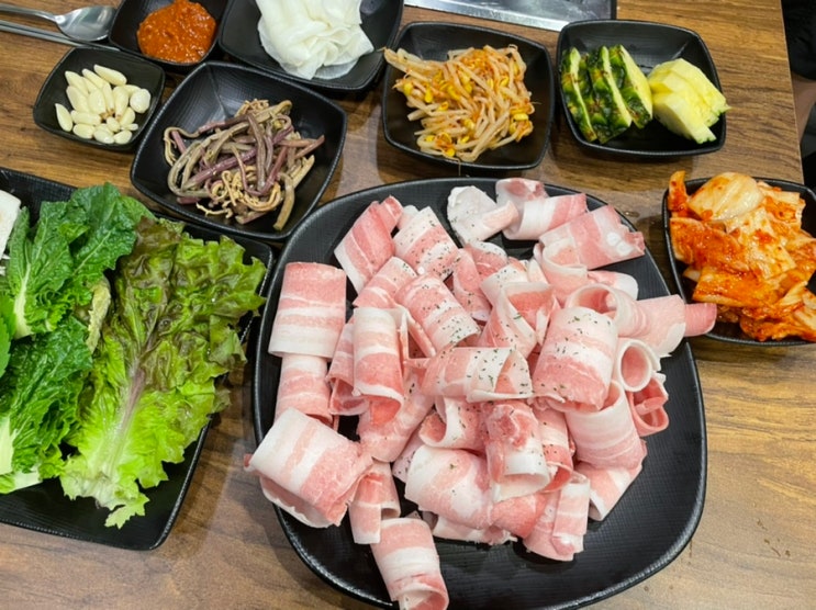 대전 괴정동 맛집다양한 종류의 쌈 채소가 무한리필인 대패삼겹살 맛집 한쌈대패” 네이버 블로그