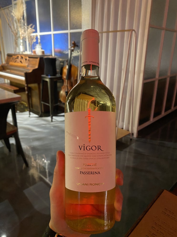 [Wine]Umani Ronchi, Vigor Passerina, 우마니 론끼 비고르 파세리나, 이탈리아 화이트와인 : 네이버 블로그