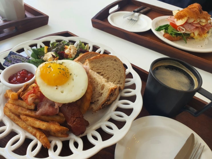 선화동 카페 드블랑 브런치 맛집 에그베네딕트와 플레이트가 맛있는 카페 네이버 블로그