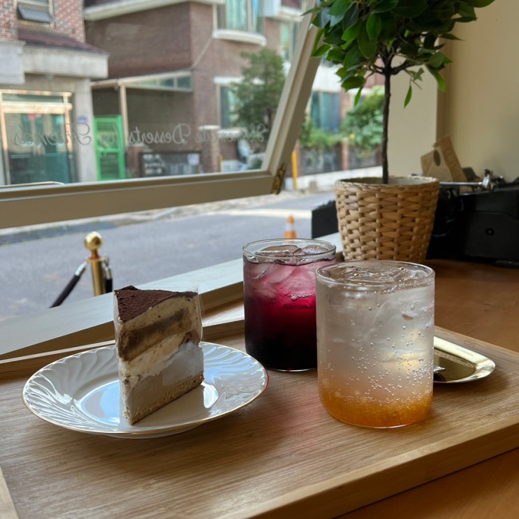 고양 일산 카페 유럽 분위기를 느낄 수 있는 케이크 맛집 앨리스 케이커리 🎂 네이버 블로그