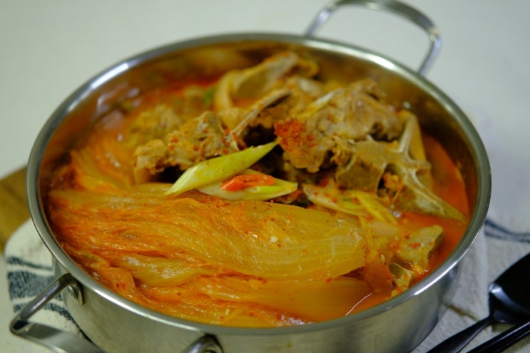 돼지등뼈김치찌개,밥도둑 묵은지요리 : 네이버 블로그