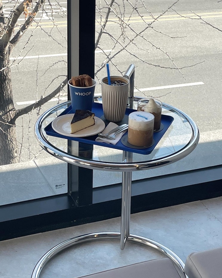 울산 삼산동 신상 카페 커피 훞 coffee whoop 💙 : 네이버 블로그