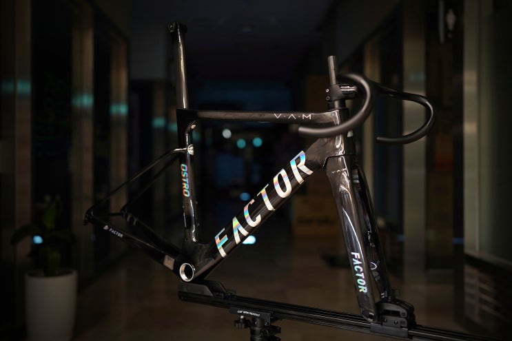 FACTOR OSTRO VAM CHROME 디스크 52사이즈 입고 로드바이크 프레임 : 네이버 블로그