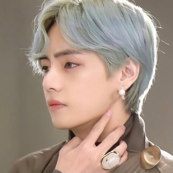 방탄소년단뷔, 'Christmas Tree' topped Shazam Japan for 22 days 🐯👏🎉👑 : 네이버 블로그