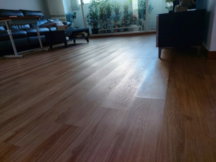 SPC 마루 시공한지 1년 정도 된 SPC 마루가 하자가 왜 발생할 수 있는지 원인을 알려드리고자 합니다 : 네이버 블로그