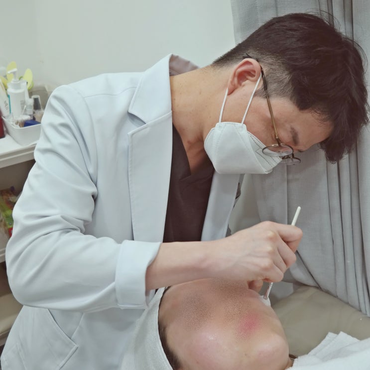 여드름 피부 피부과 전문의의 맞춤형 스케일링 프로그램으로 효율적으로 케어하세요 서울숲 더윤 피부과 네이버 블로그