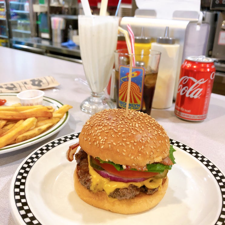 수제버거 맛집 브루클린 더 버거 조인트 가로수길점 실패 없는 선택 믿고 먹는 수제버거 가로수길 맛집 네이버 블로그