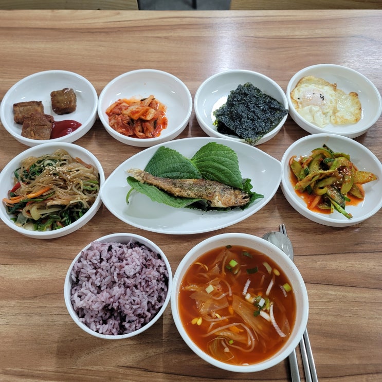 신림역 가정식 백반 사랑이백반feat 잡채 조기구이 계란후라이 조미김 등 네이버 블로그