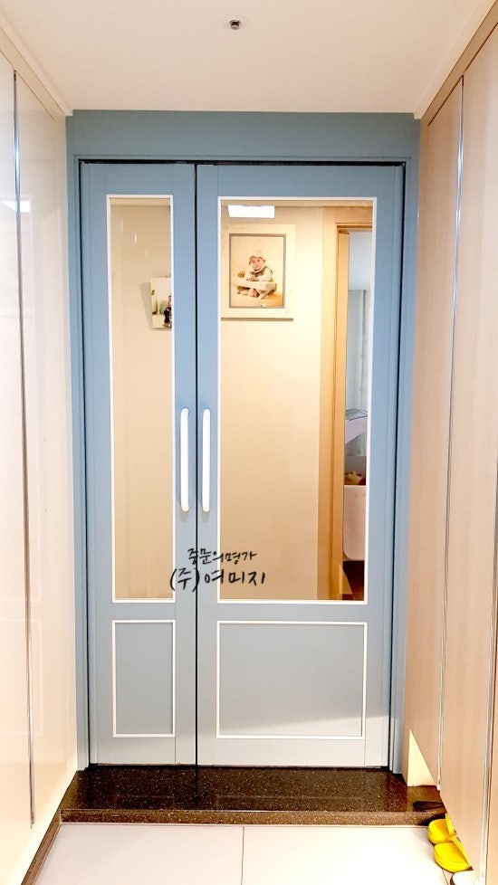 여미지 시흥 네이쳐뷰 비대칭스윙양개고시형스카이블루sg1138흰색쫄대손잡이브론즈강화 전국 중문 전문업체 여미지