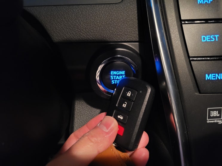 토요타 캠리bmw 자동차키 스마트키 리모컨키디스플레이키 배터리 없을때 시동거는 방법 문여는 방법캠리 자동차 열쇠