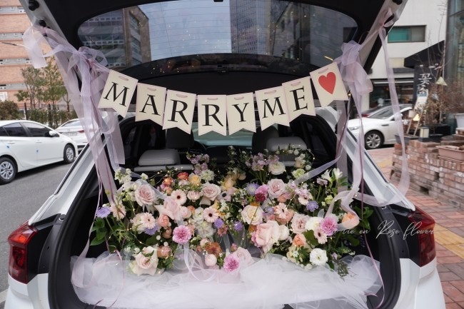 화사한 트렁크 프로포즈 준비해드렸어요~ 자동차프로포즈 광교꽃집 수원꽃집 프로포즈 선물 프로포즈 이벤트 트렁크이벤트 트렁크프로포즈 벌룬트렁크프로포즈 풍선