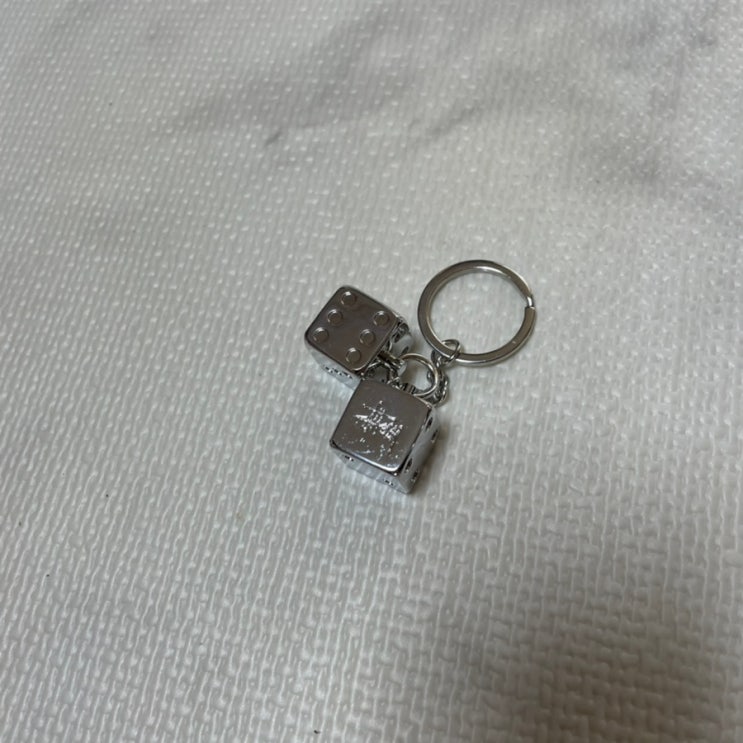 Stussy metal dice key chain 스투시 다이스 키링 언박싱! : 네이버 블로그