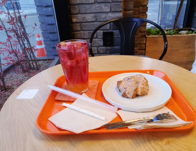 성남 고등동 카페 추천 : 애견동반이 가능한 스콘맛집 볼더스콘 : 네이버 블로그
