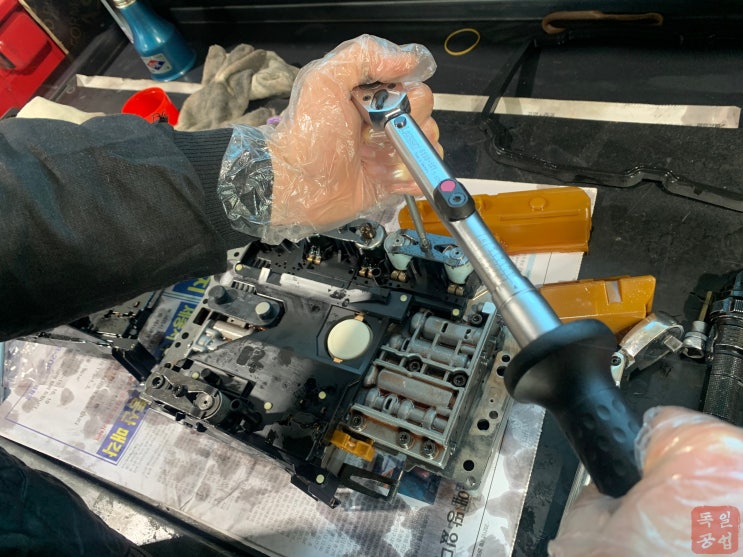 벤츠 E 클래스 W211 트랜스미션 기판(Conductor Plate) 교체 및 브레이크액 교체 : 네이버 블로그