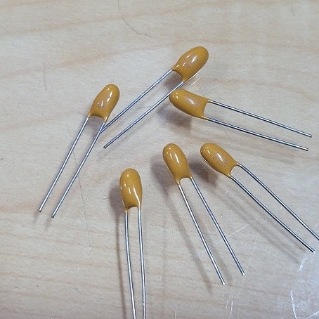 4.7uF16V. DIP-T/T. +4u7 +16V Marking Code. 4.7UF 16V-20%. DIP Tantal ...