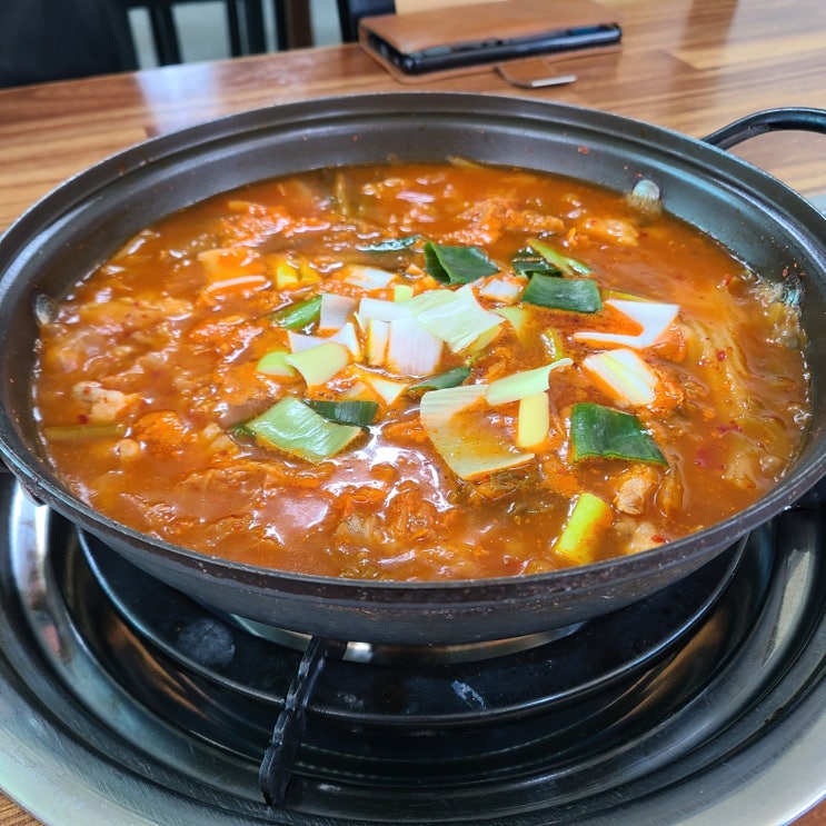 경기도 안성시 가성비 김치찌개 맛집 추천 돼랑이김치찌개and뒷고기 라면사리 밥 무한리필 네이버 블로그