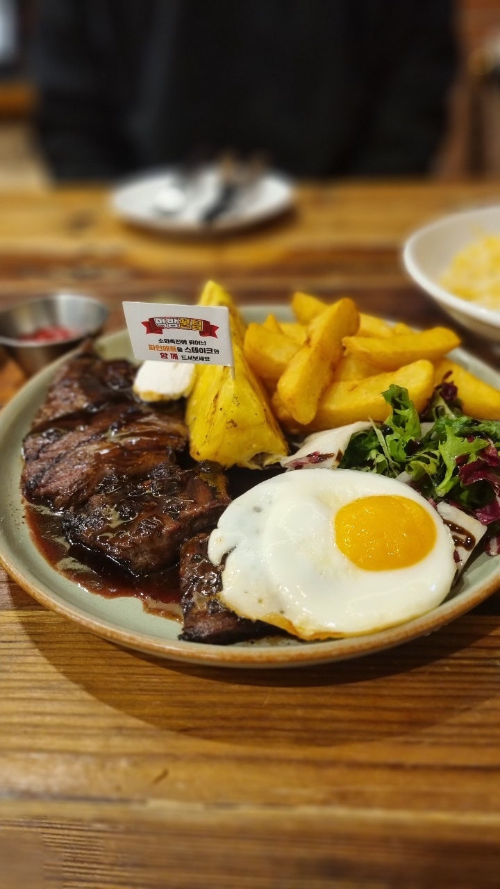 용인 기흥역 맛집 데이트 하기 좋은 어글리스토브 Ak기흥점 안창 스테이크 라구생파스타 눈꽃치즈 비프 피자 맛집 네이버 블로그