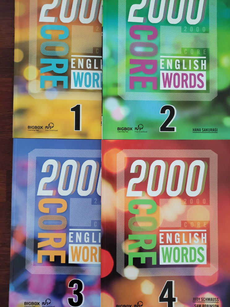영어로 생각하는 힘을 길러주고 실용적이고 효율적인 단어 학습법을 제시해 주는 어휘학습서 2000 Core English ...