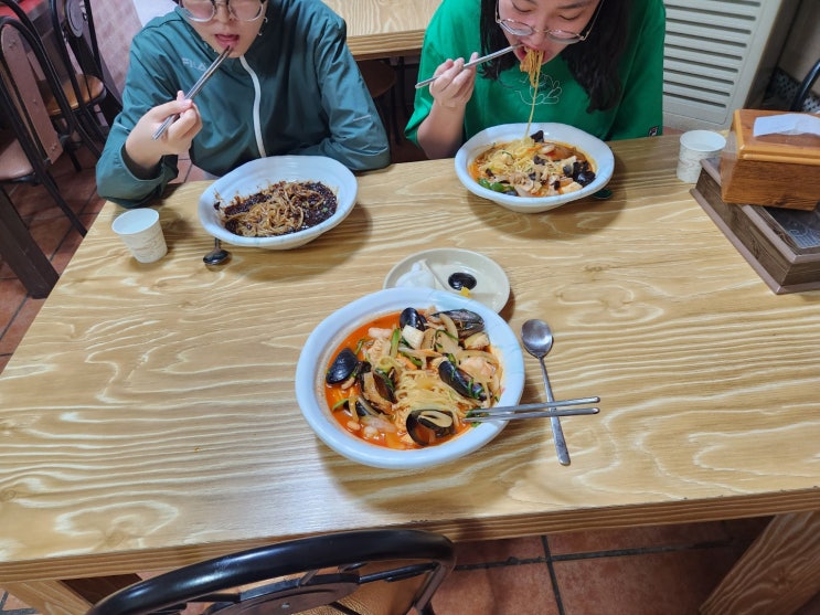 아산 실옥동 중국집 짜장면과 짬뽕 면치기 각나온 만사성해물짬뽕 : 네이버 블로그