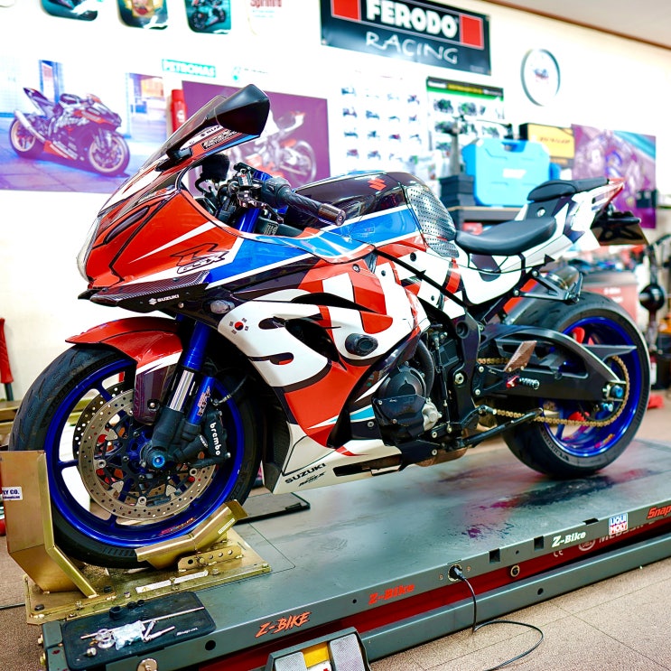 스즈키 Gsx R1000r 리퀴몰리 스트리트 레이스 10 50 엔진오일 교환 하이플로 필트로 오일필터 교환 작업입니다