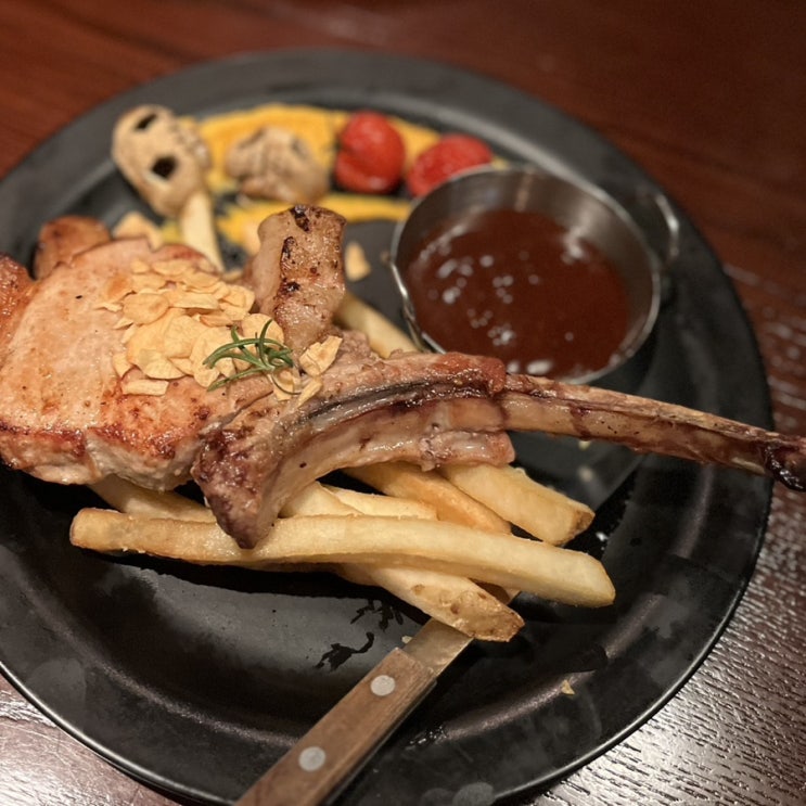 강남역 맛집 마녀주방은 365일 할로윈 데이 이색데이트 돈마호크 스테이크 And 트러플 알리오 올리오 And 눈꽃치즈토마토 파스타