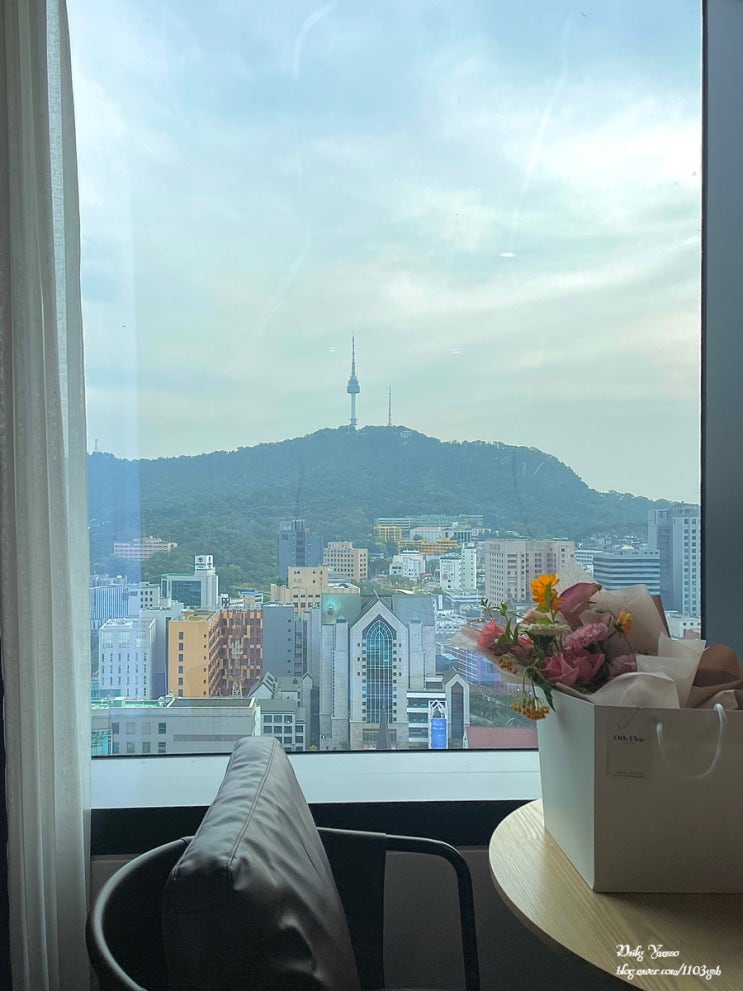 포포인츠 바이 쉐라톤 명동 슈페리어 남산뷰 호텔 추천 넷플릭스 호캉스 주차 네이버 블로그