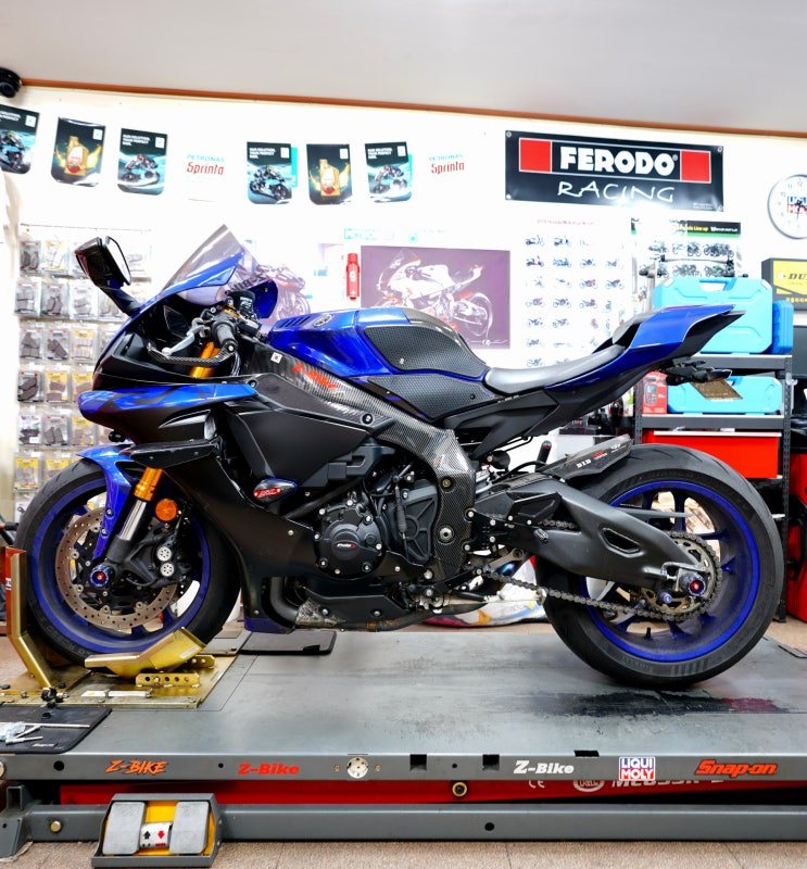 야마하 YZF-R1 / IPONE KATANA 10-40 엔진오일 교환 작업입니다 / 잇폰카타나 : 네이버 블로그