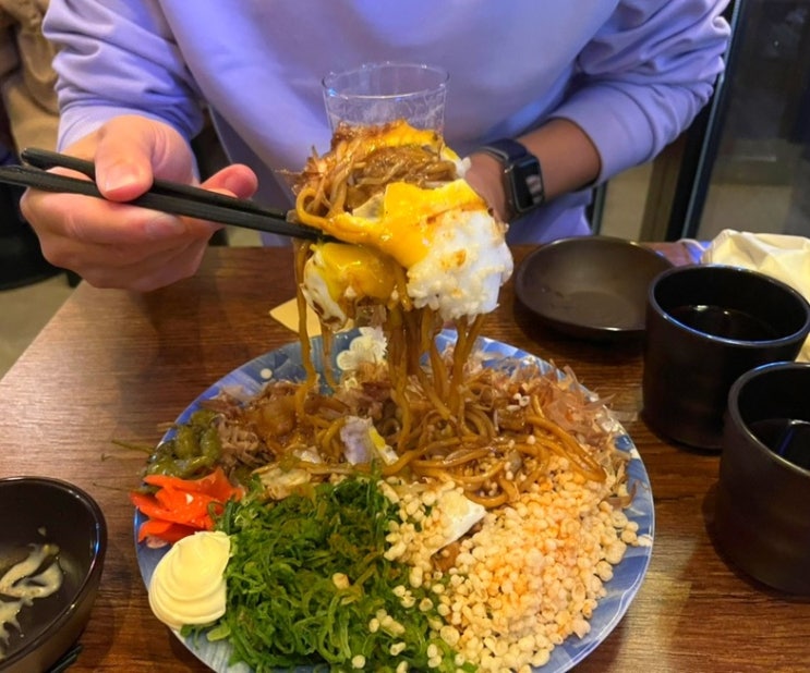 샤로수길 술집 철판구이 고쿠 오코노미야끼 야끼소바 밀크티하이볼 꿀맛탱 네이버 블로그