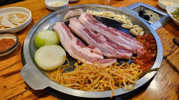 수원 권선무한 리필 숯불 돼지갈비 및 생삼겹살 먹을 수 있는 한우가 기가막혀 네이버 블로그