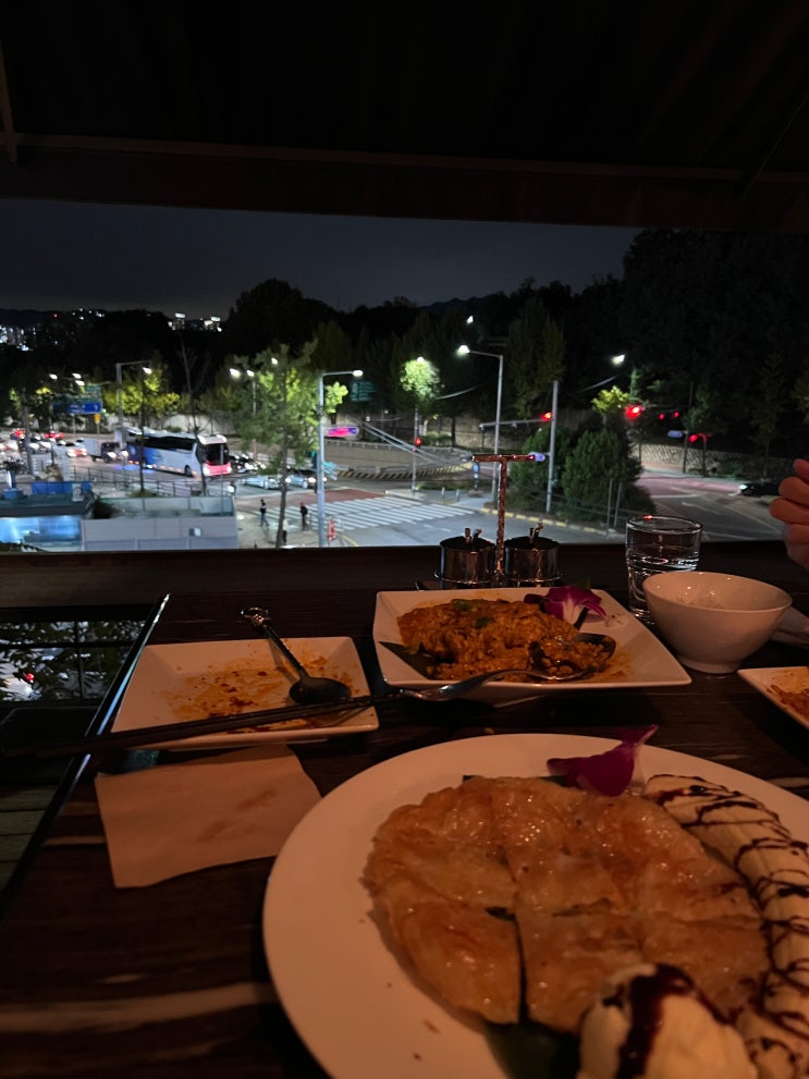 이태원 태국음식 맛집 부다스밸리 테라스 자리 저녁방문 네이버 블로그