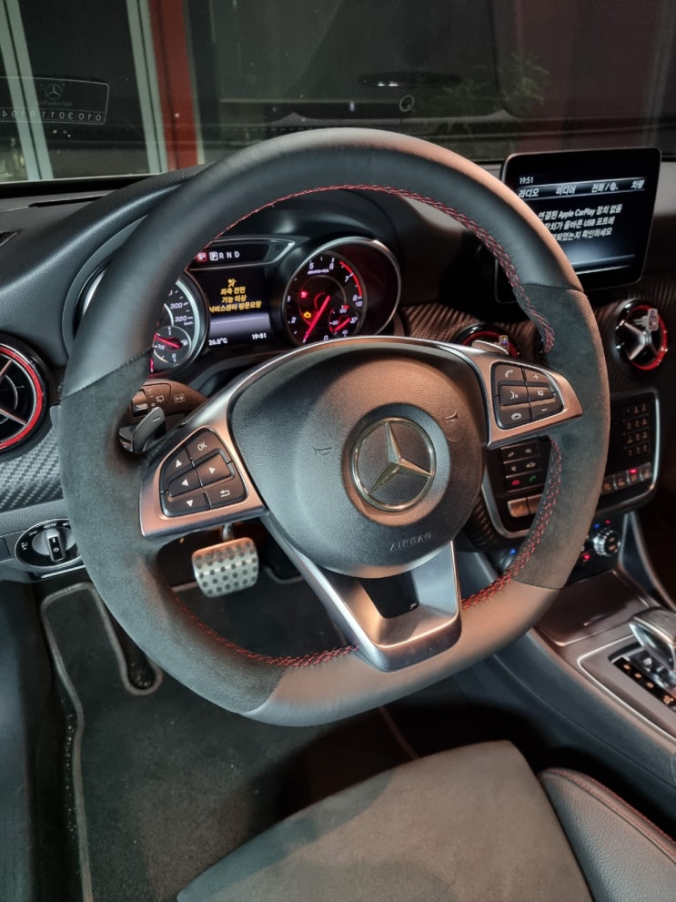 벤츠 a45 amg 알칸타라핸들 [리핸들 대전] : 네이버 블로그