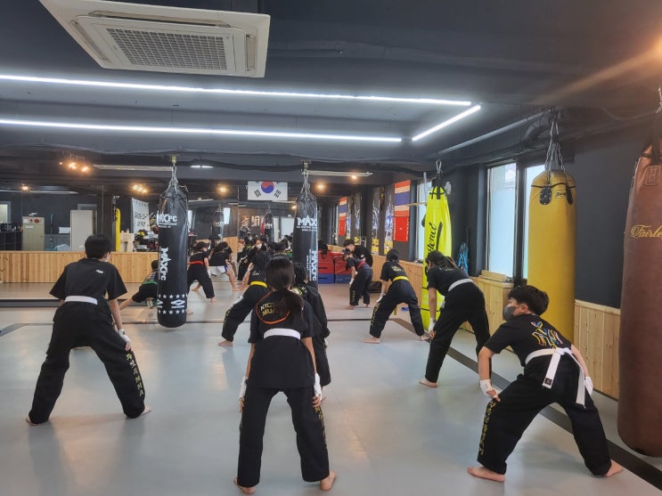 금요일은 놀이스포츠 및 에어바운스리플레쉬킥복싱 방학점제이킥복싱도봉구 리플레쉬킥복싱방학동 킥복싱다이어트킥복싱초등부킥복싱