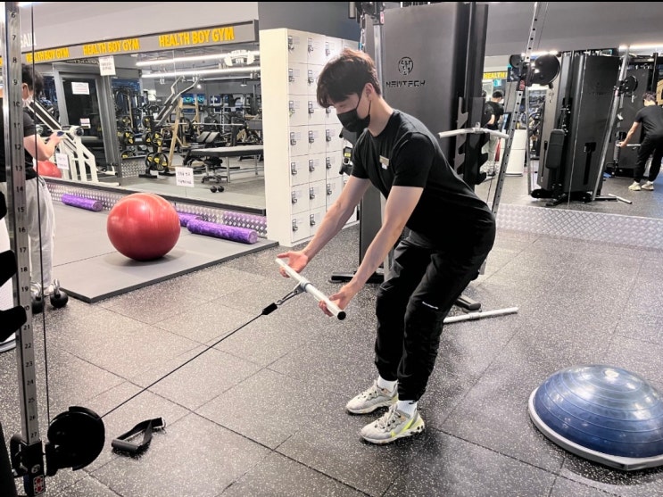 철산 Pt 철산 헬스 광배 하부를 자극하는 스트레이트 바 케이블 로우 네이버 블로그