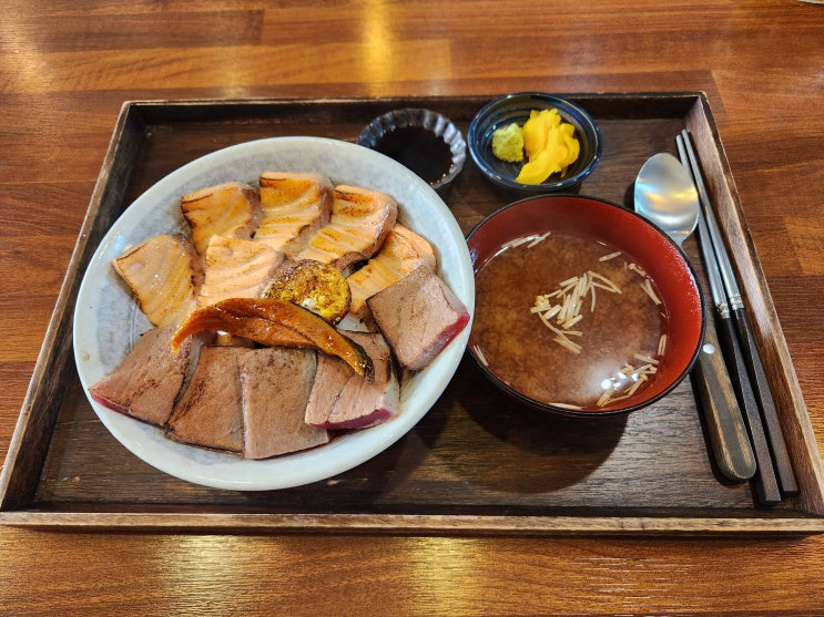 대학로 혜화역 추천 혼밥 맛집 함박웃음식당 재방문 후기 연어 참치 육회 아보카도를 조화시킨 덮밥 네이버 블로그
