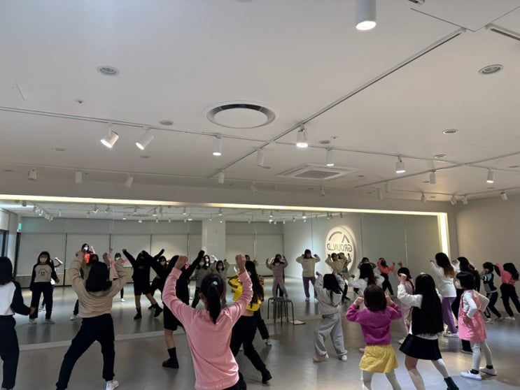 창원댄스학원 전문선생님과 함께하는 우리 아이의 깜찍한 취미댄스 초등취미반평일주말취미반취미댄스그라운디그라운디 댄스