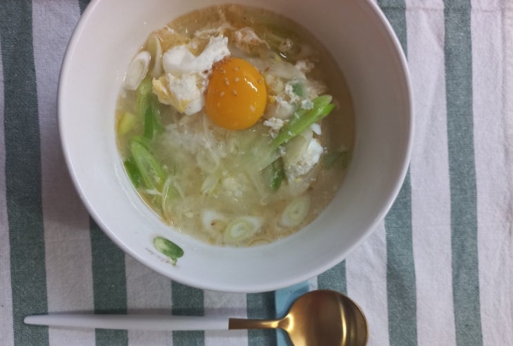 [아침간편식]계란덮밥으로 한그릇 뚝딱!! : 네이버 블로그