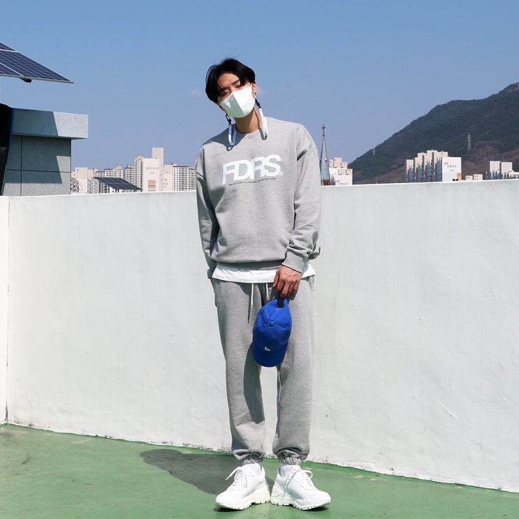 남자 가을 데일리룩 회색 맨투맨 스웻 조거팬츠 네이버 블로그